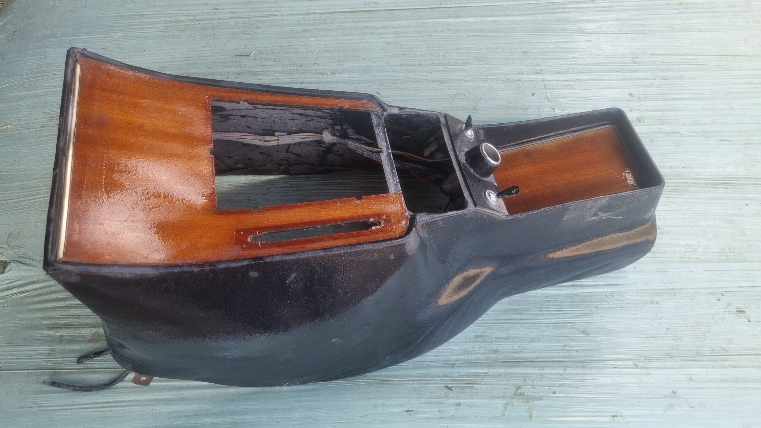 Middenconsole tunnel Alfa Romeo 2000GTV Bertone – MV Classics